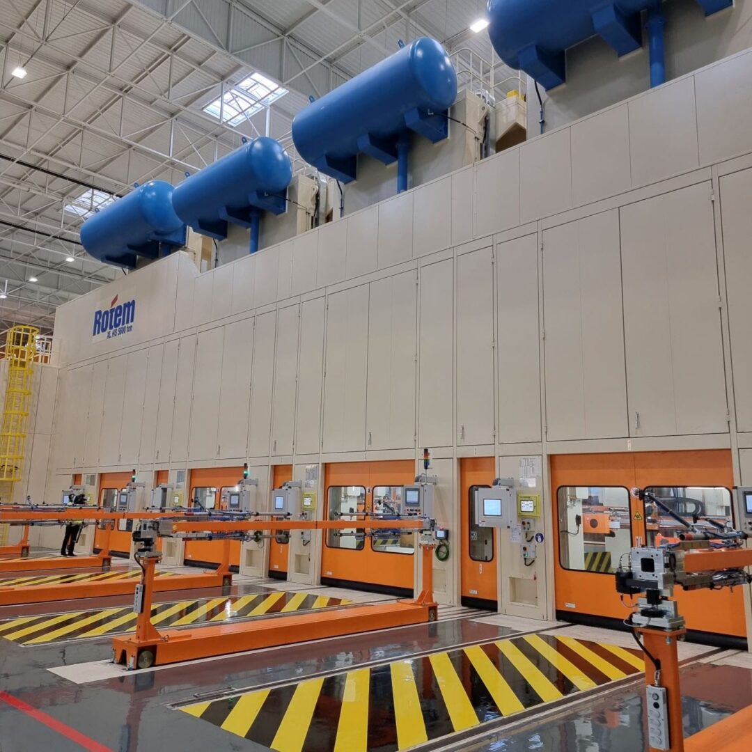 Renault Group Maroc inaugure une presse d’emboutissage de haute ...